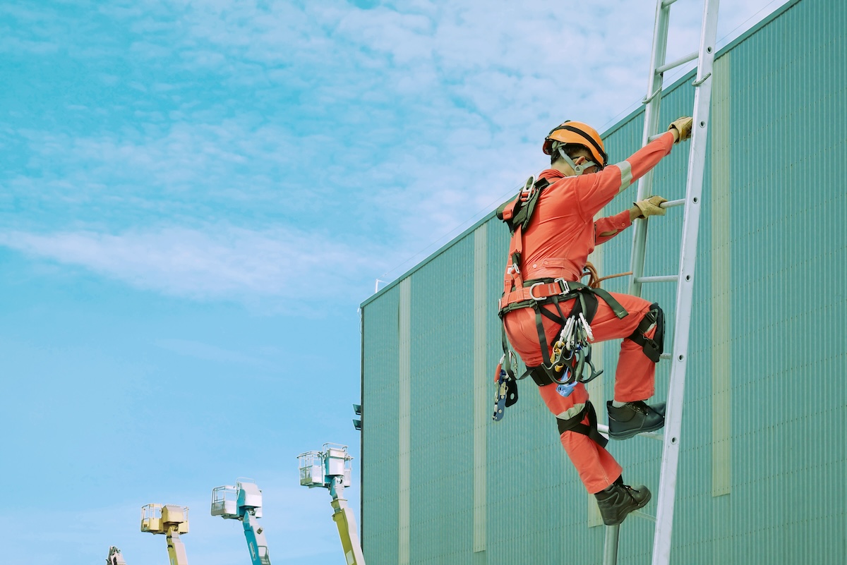 6 Must Have Roof Safety Equipment For Homeowners